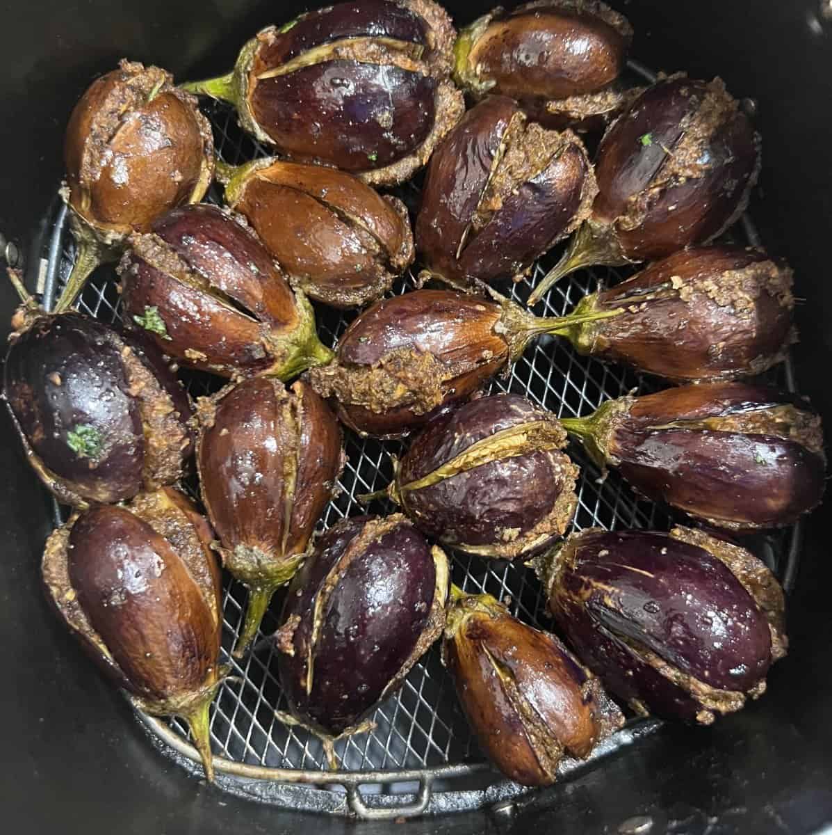 bharwa baigan recipe | air fryer stuffed eggplant - SecondRecipe