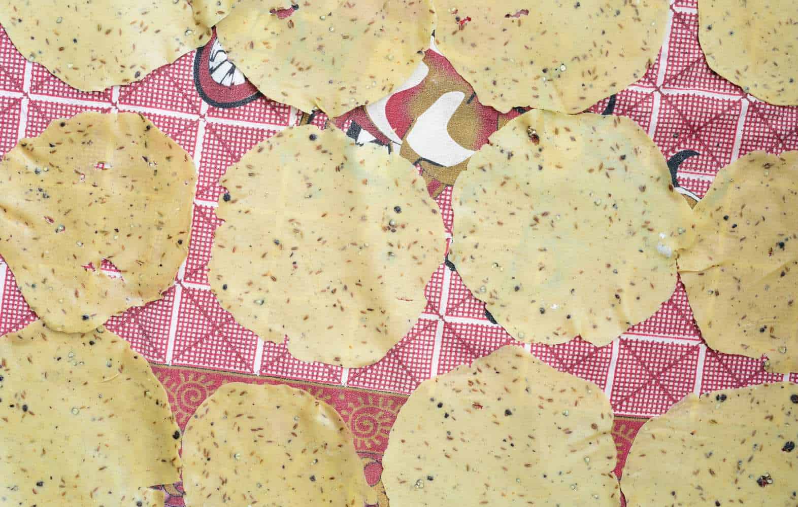 Sindhi papad | Masala urad dal papad - SecondRecipe