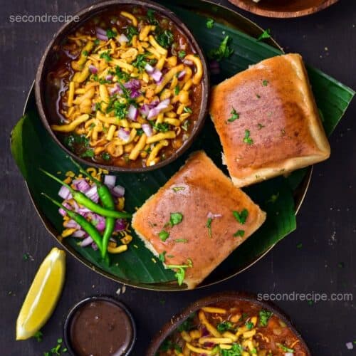 Maharashtrian misal pav | Spicy Misal Pav recipe - SecondRecipe