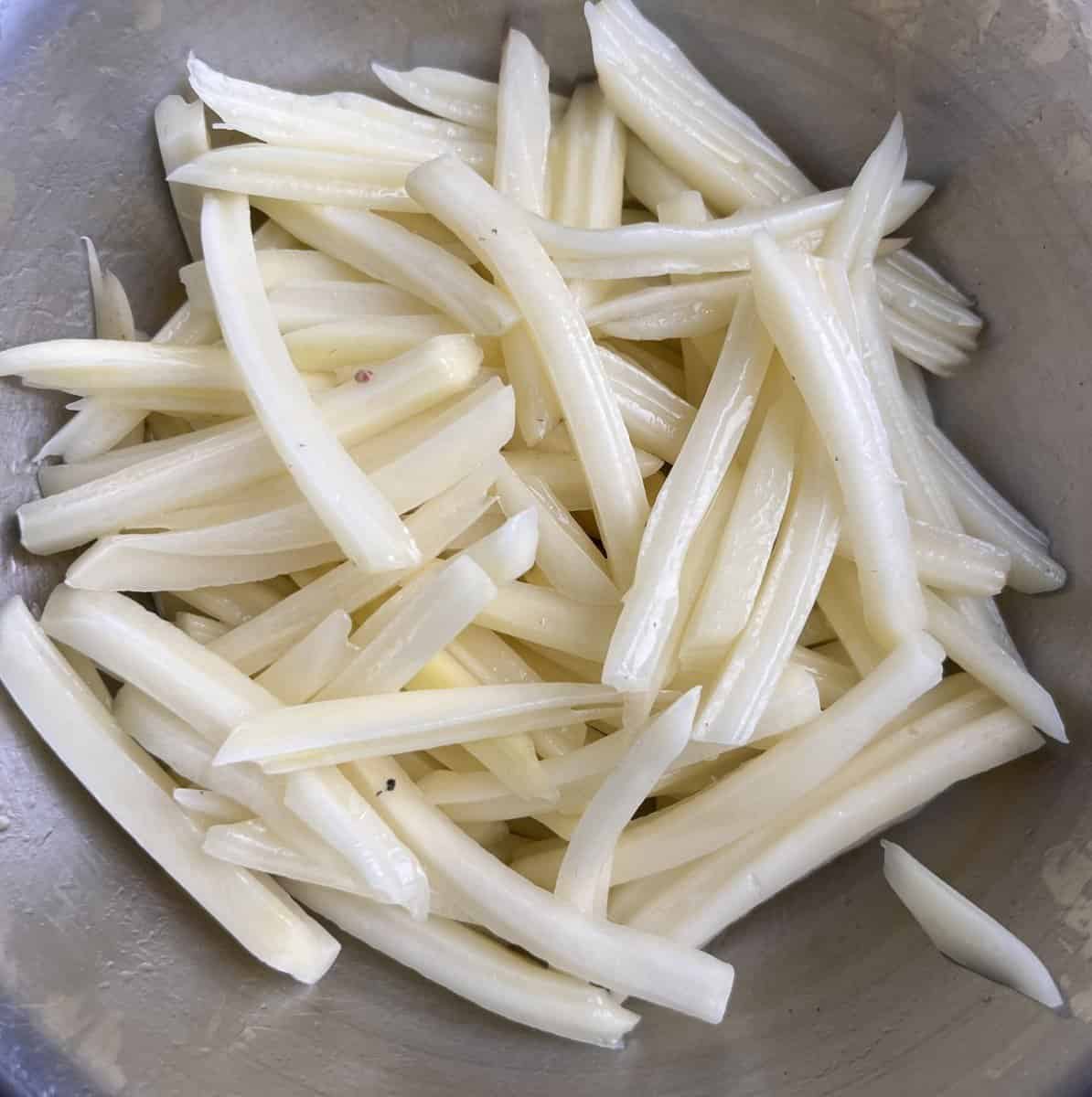 Easy homemade crispy shoestring fries in air fryer - SecondRecipe