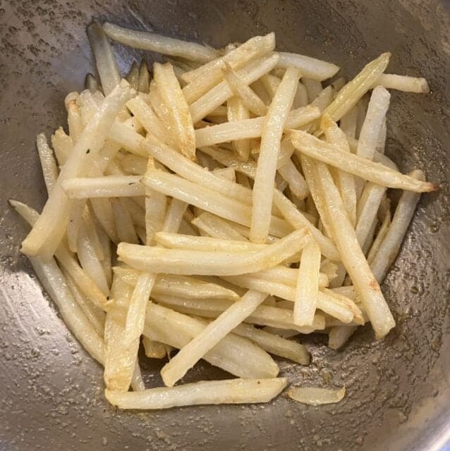 Easy homemade crispy shoestring fries in air fryer - SecondRecipe
