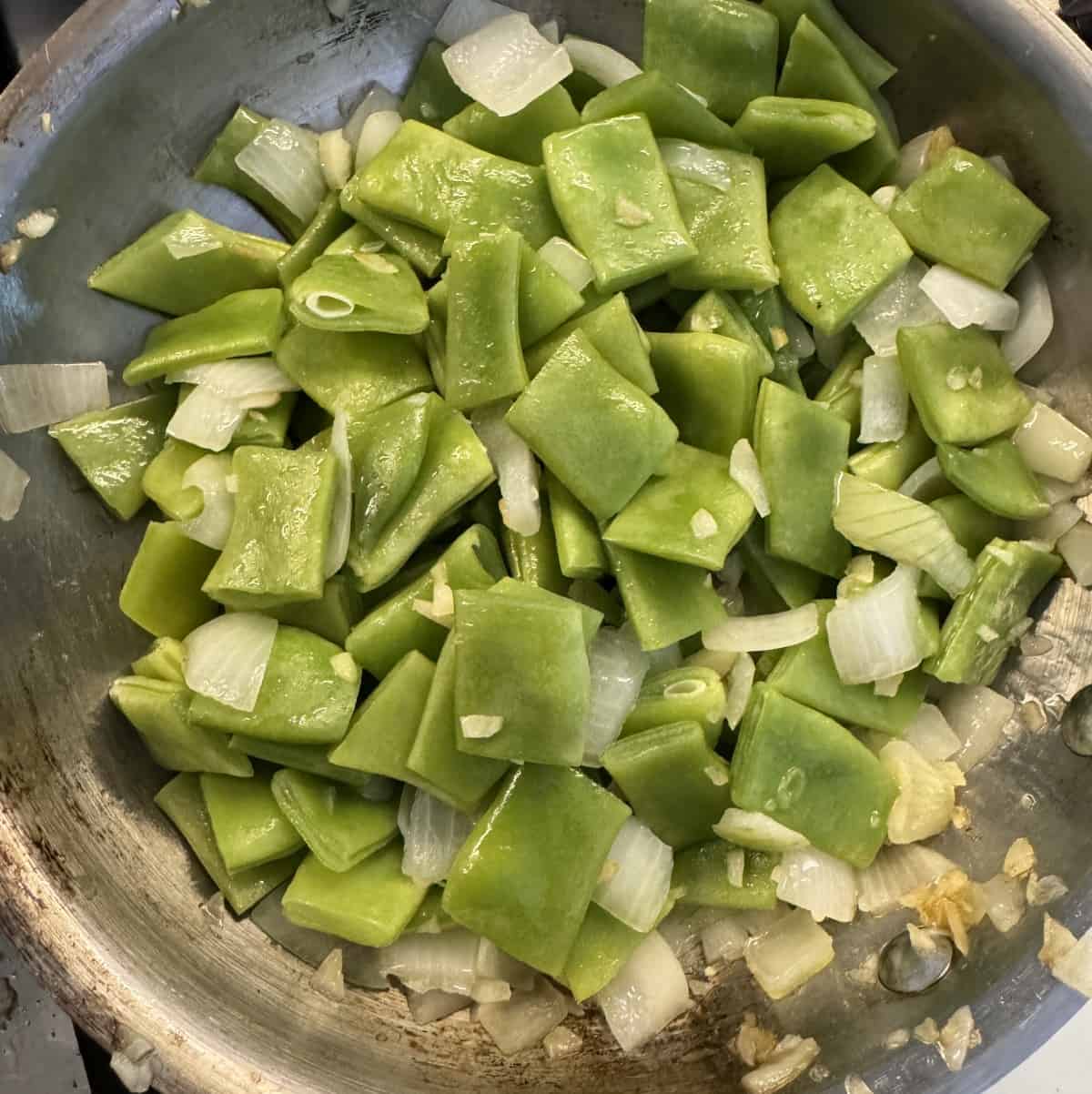 Italian style flat green beans | romano bean recipe - SecondRecipe