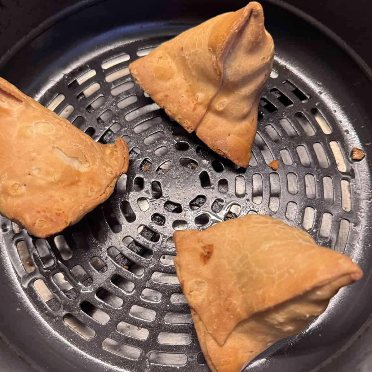 how to reheat samosas in air fryer | reheat samosa - SecondRecipe