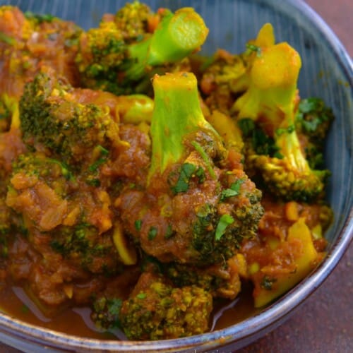 Indian broccoli curry recipe | Broccoli in masala gravy - SecondRecipe